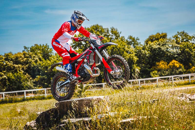 Beta Xtrainer 300 2025 - Precio, ficha técnica, opiniones y ofertas