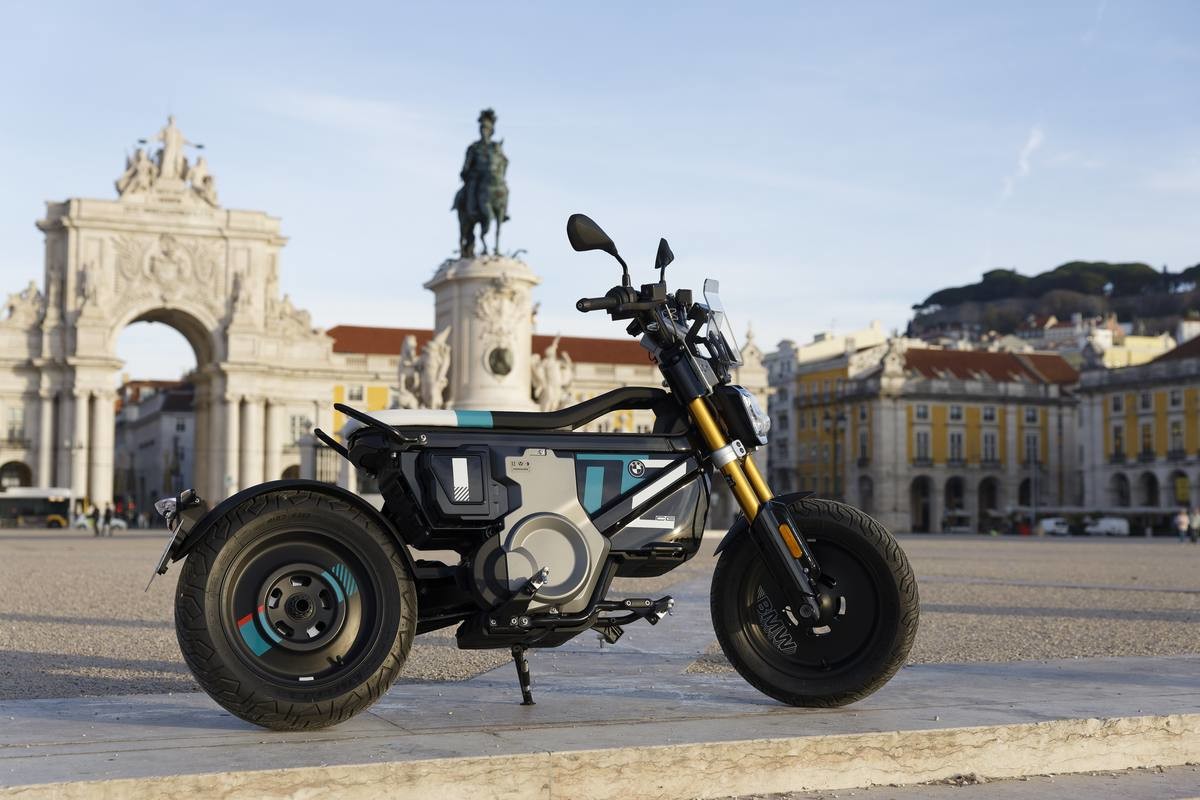 Prueba BMW CE 02 (Vídeo)