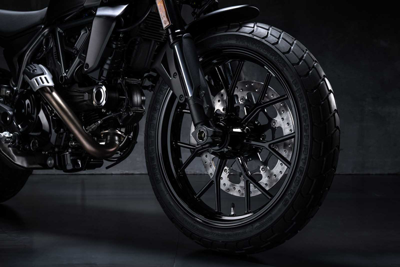 Ducati Scrambler Icon Dark 2025 - Precio, ficha técnica, opiniones y ofertas