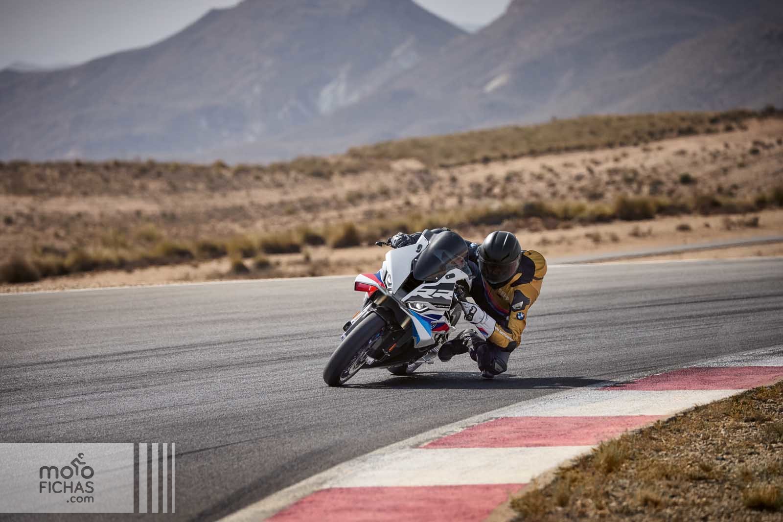 Comparativa BMW S 1000 RR 2025 - Kawasaki Z900/A2 2024