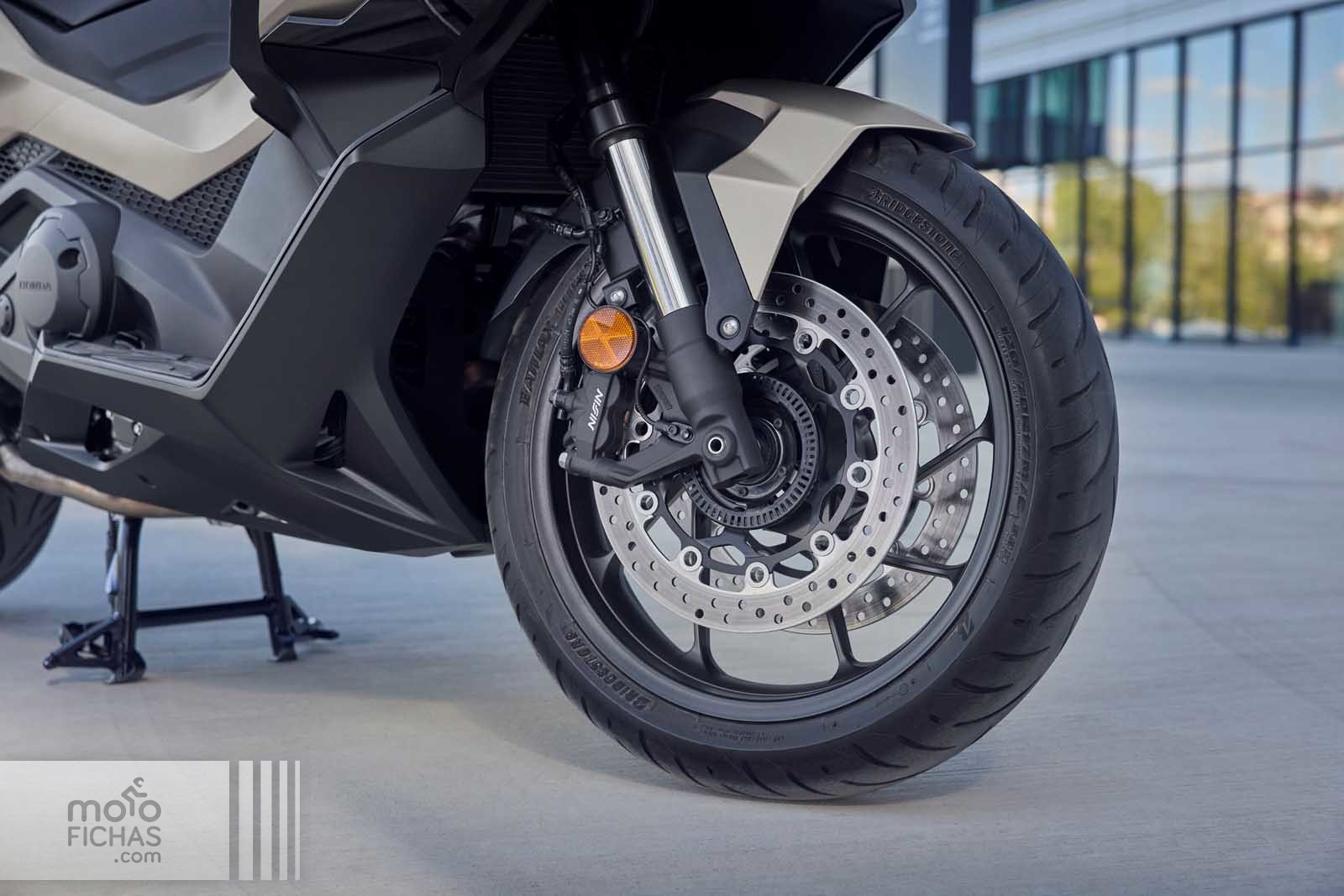 Comparativa SYM Maxsym TL 508 2022-2024 - Honda Forza 750 2025-2026