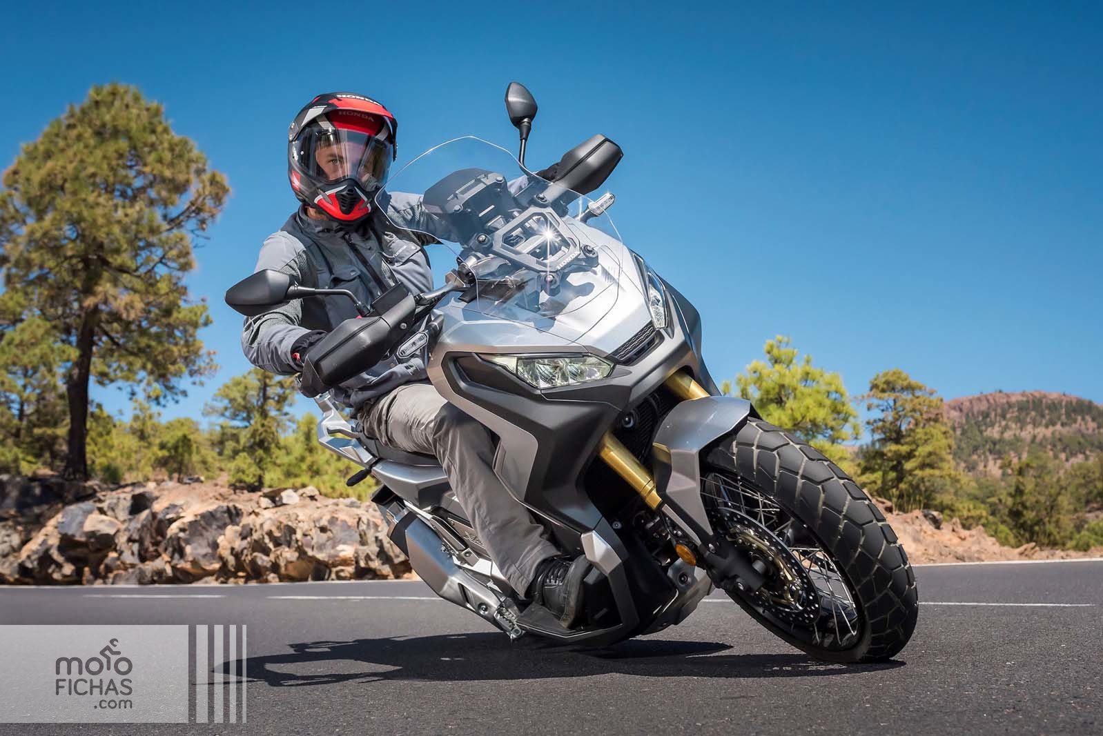 Comparativa Honda X-ADV 2018-2020 - Suzuki Burgman 650 Executive 2018-2020