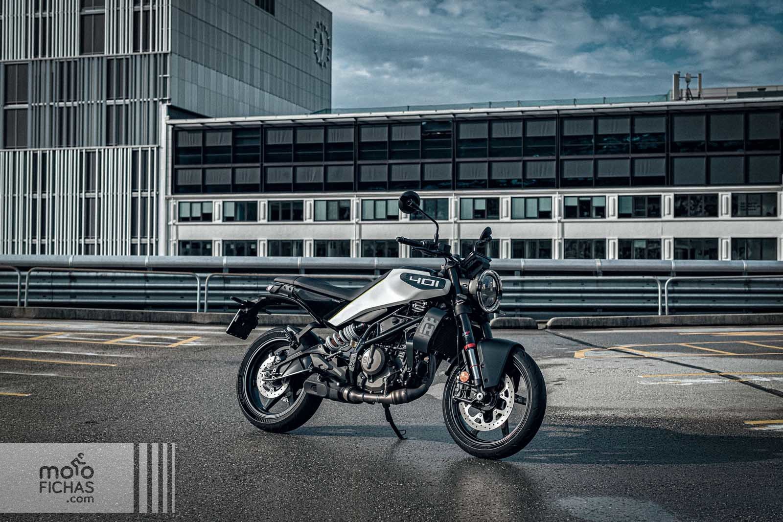 Comparativa Brixton Crossfire/X 500 2020 - Husqvarna Vitpilen 401 2024-2025