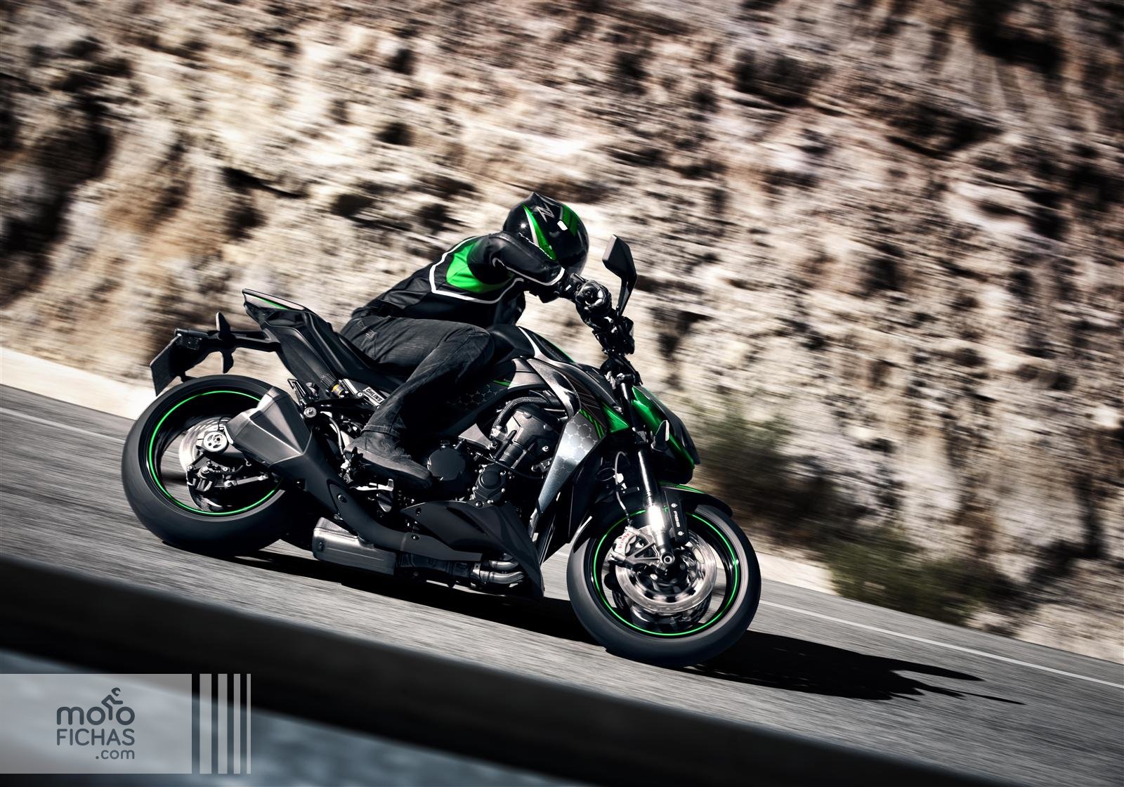 Comparativa Kawasaki Z1000/R 2020 - Yamaha MT-09/A2 2024-2025