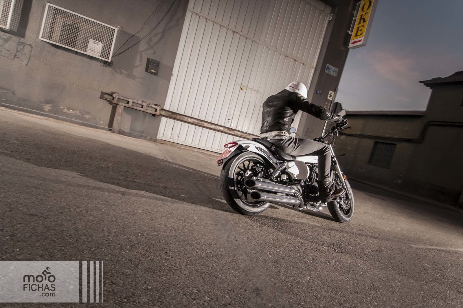 Comparativa UM Motorcycles Renegade Commando 2024 - MITT 125 MB Twin ...