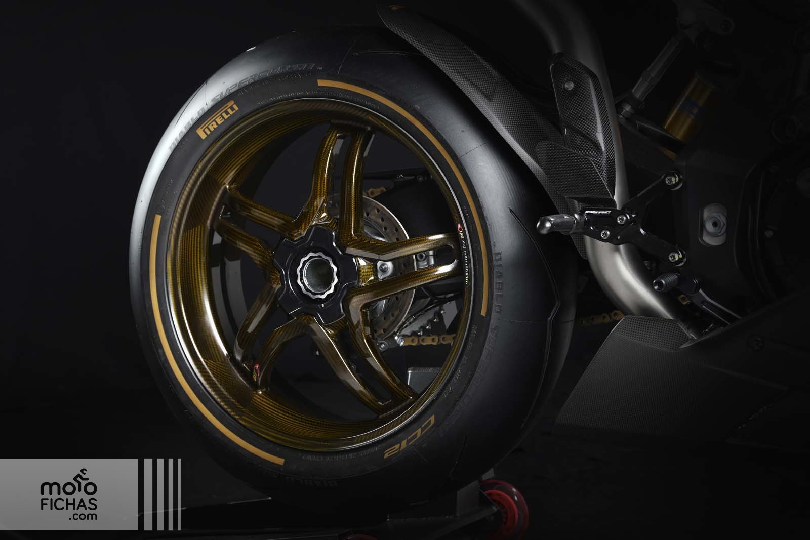 Comparativa Ducati Panigale V4/S 2020 - MV Agusta F4 1000 2019