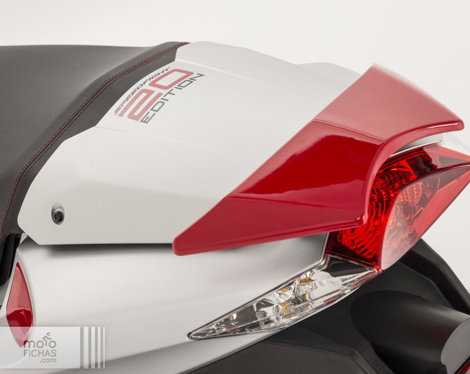 Comparativa Yamaha Aerox 4 2018 2021 Peugeot Speedfight 4 50 2017 2020
