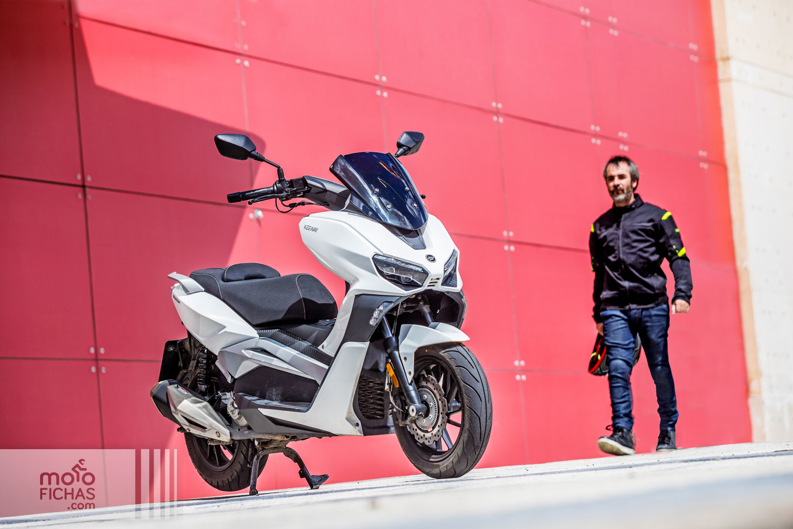 Prueba Keeway Vieste 300