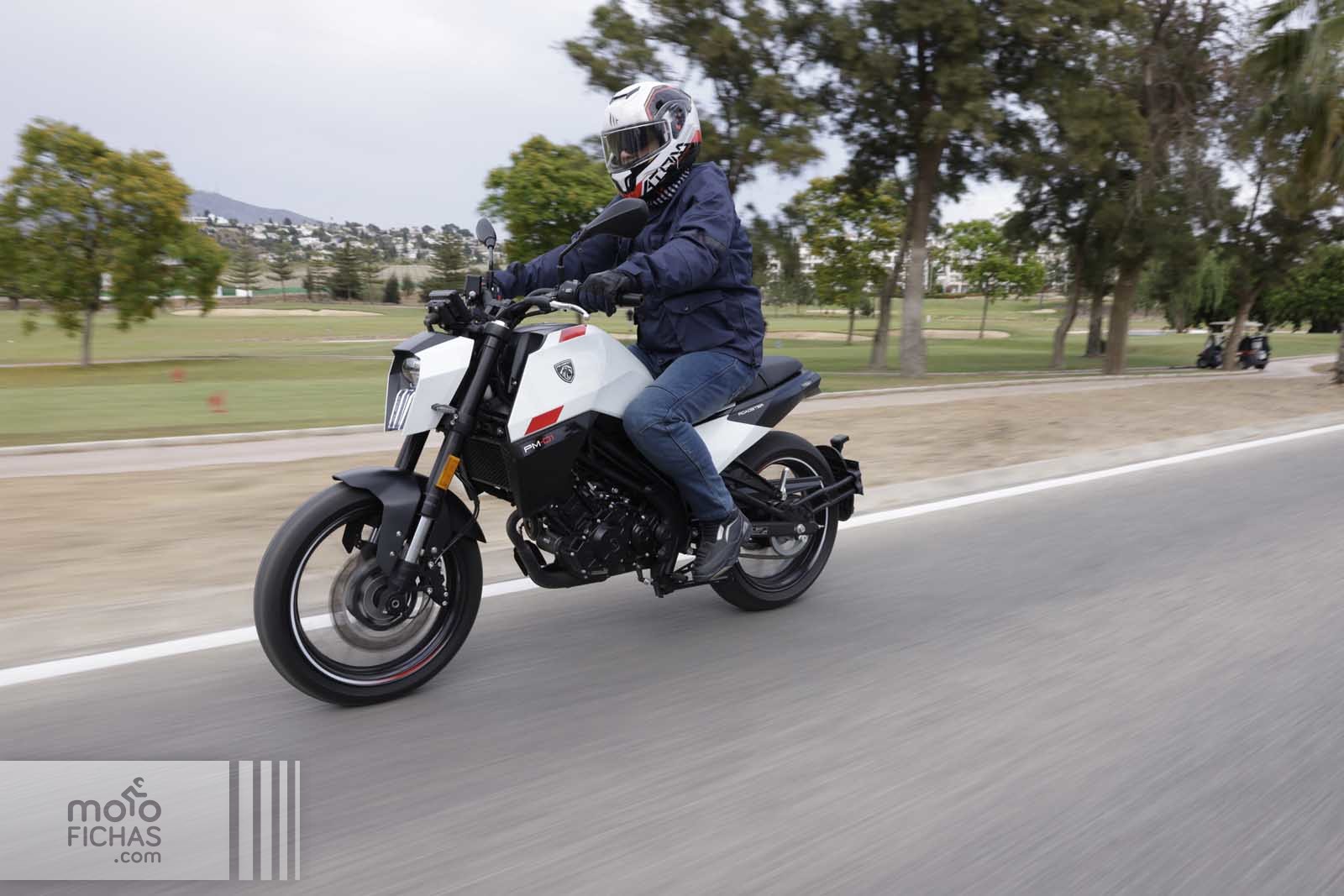 Prueba Peugeot PM-01 125