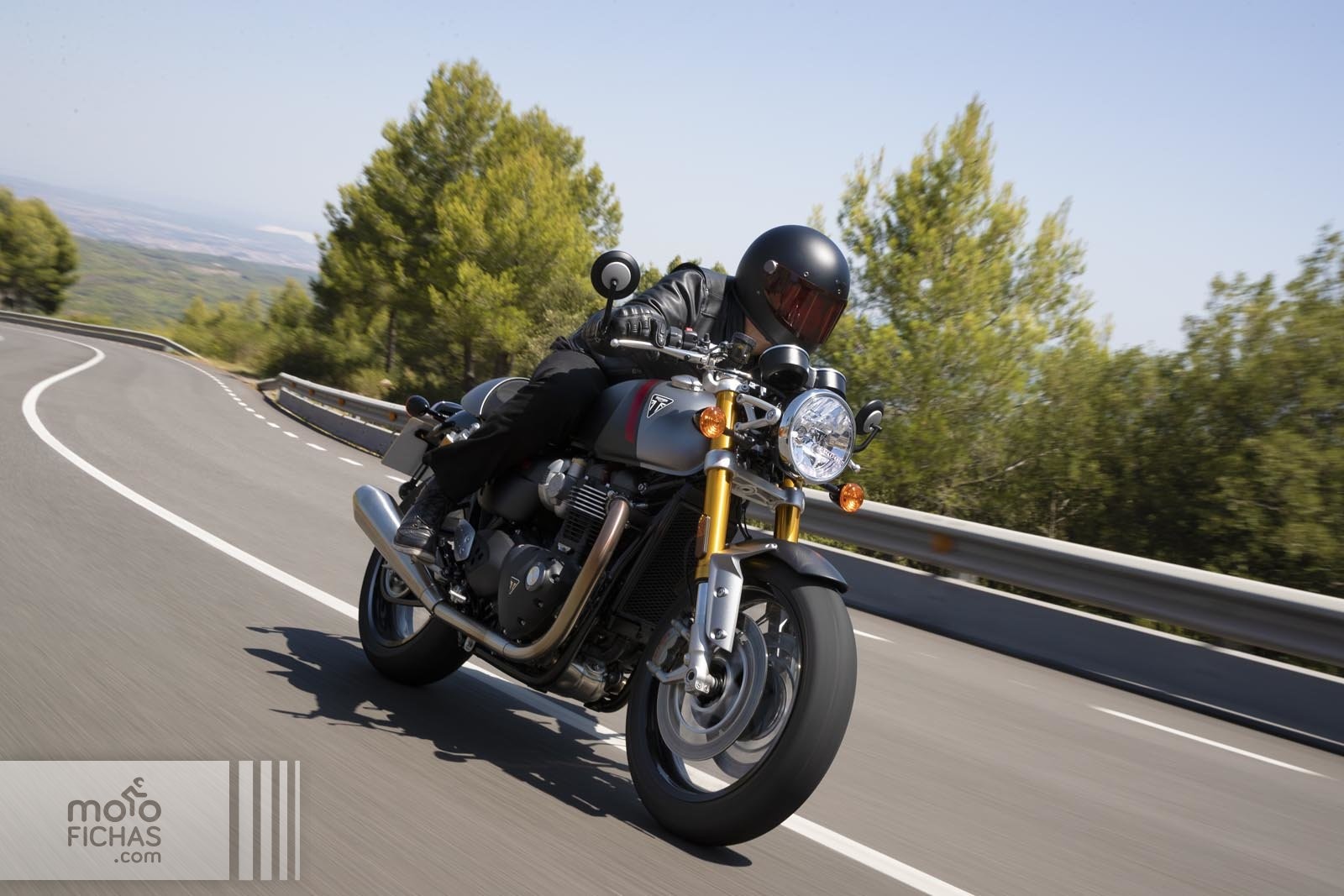 Comparativa Triumph Thruxton RS 2020-2024 - Norton Commando 961 Cafe ...