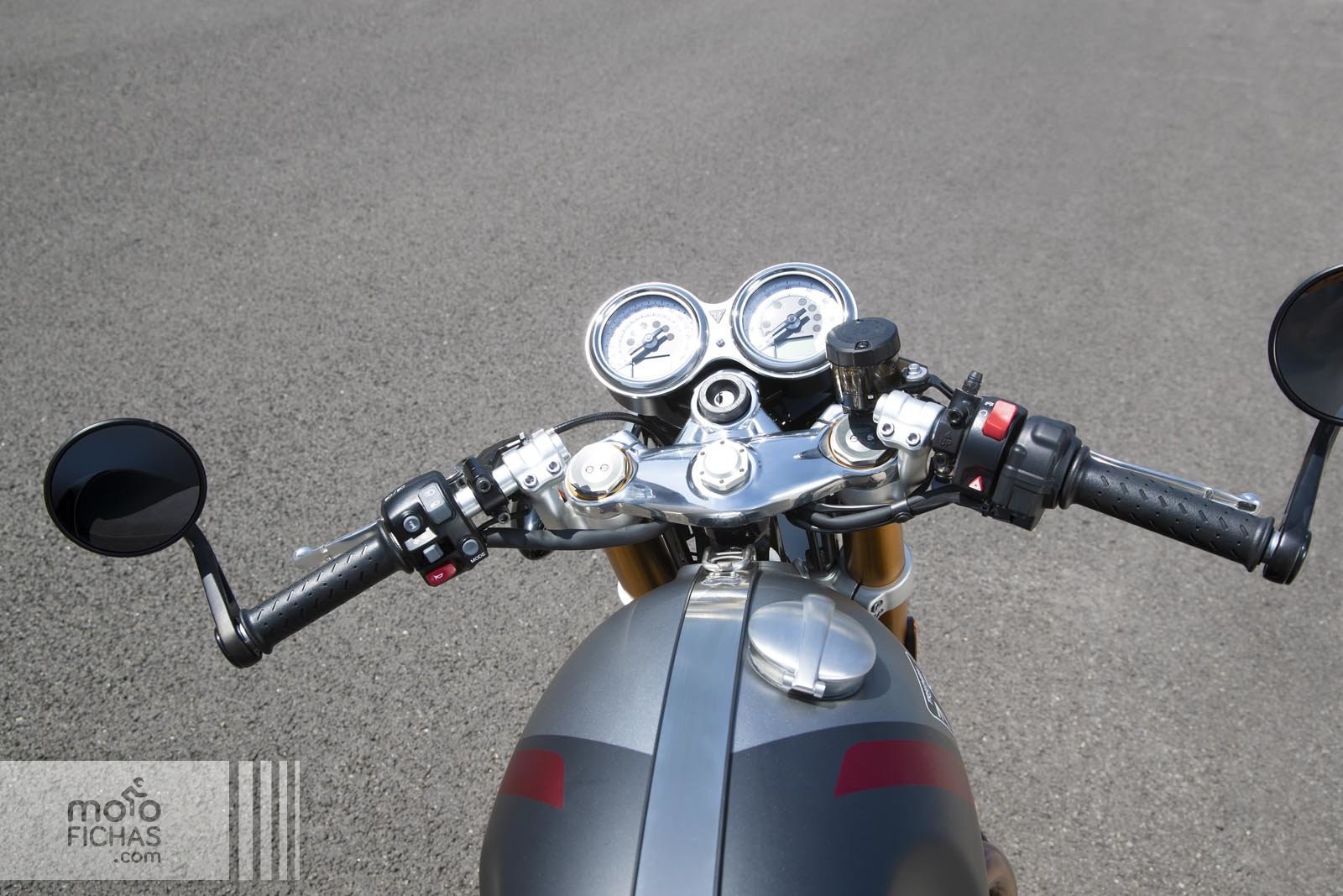 Comparativa Triumph Thruxton RS 2020-2024 - Norton Commando 961 Cafe ...