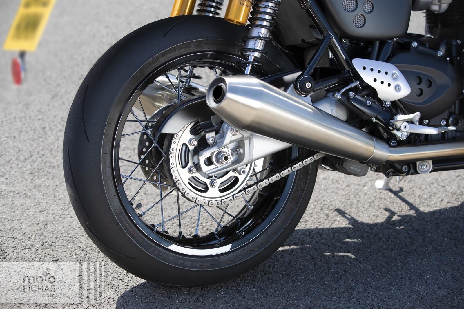 Comparativa Triumph Thruxton RS 2020-2024 - Norton Commando 961 Cafe ...