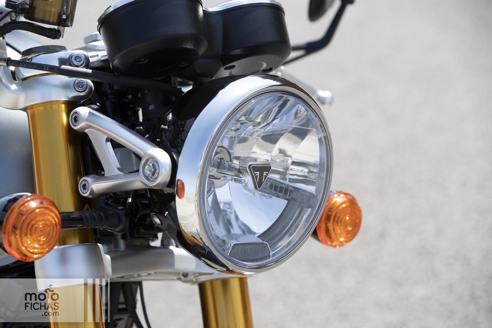 Comparativa Triumph Thruxton RS 2020-2024 - Norton Commando 961 Cafe ...