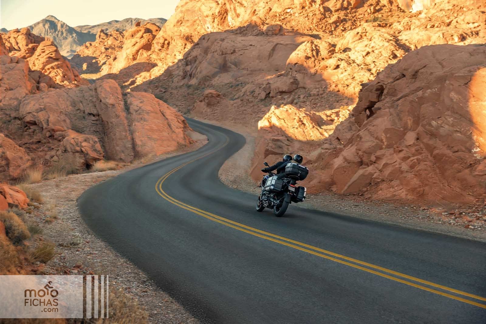 Comparativa Triumph Tiger 1200 GT Explorer 2022-2023 - BMW R 1250 GS ...