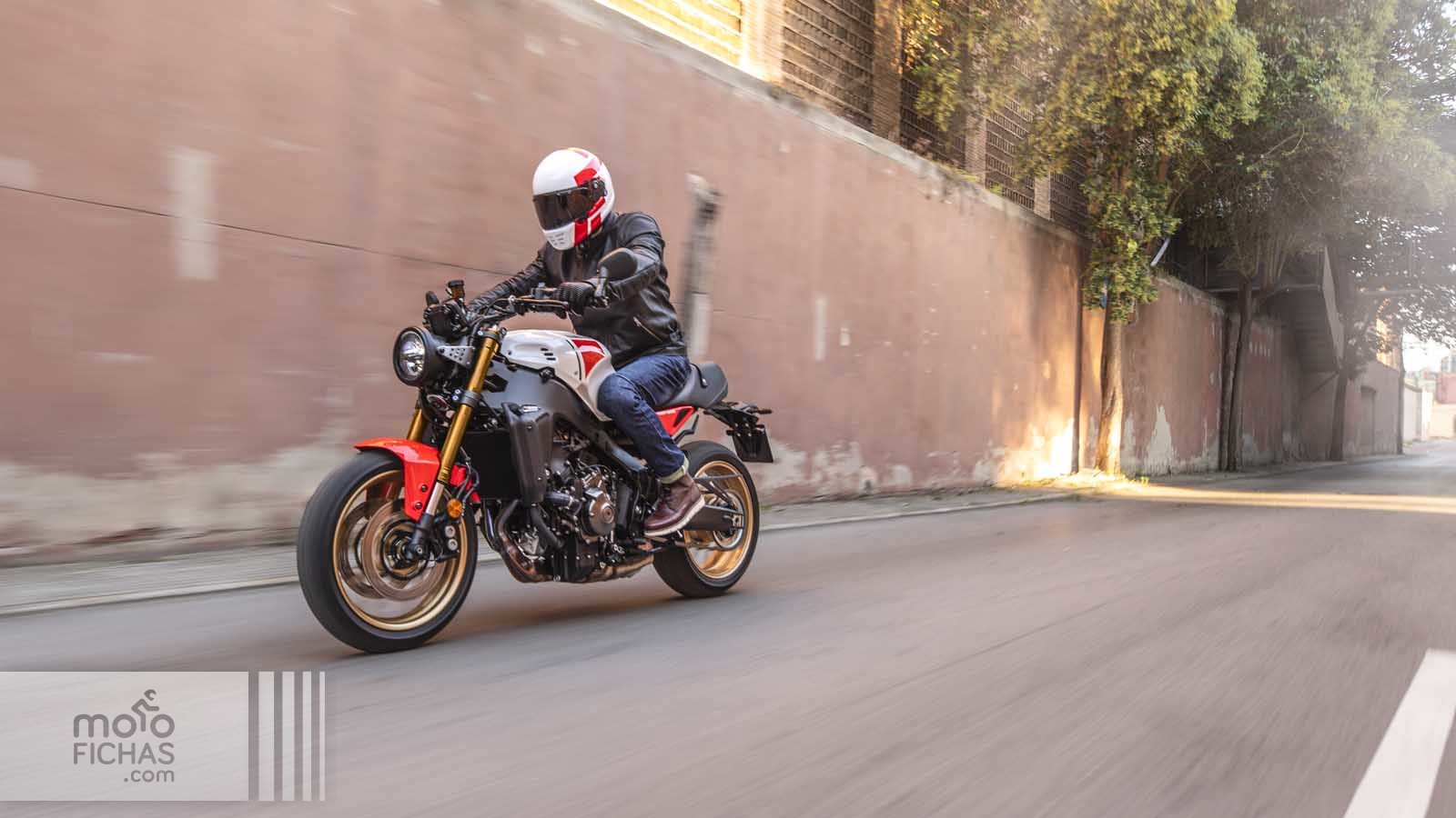 Comparativa Yamaha XSR900 2025 - Yamaha XSR700 2022-2024