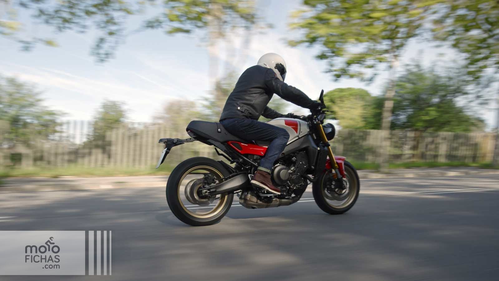 Comparativa Yamaha XSR900 2025 - Yamaha XSR700 2022-2024